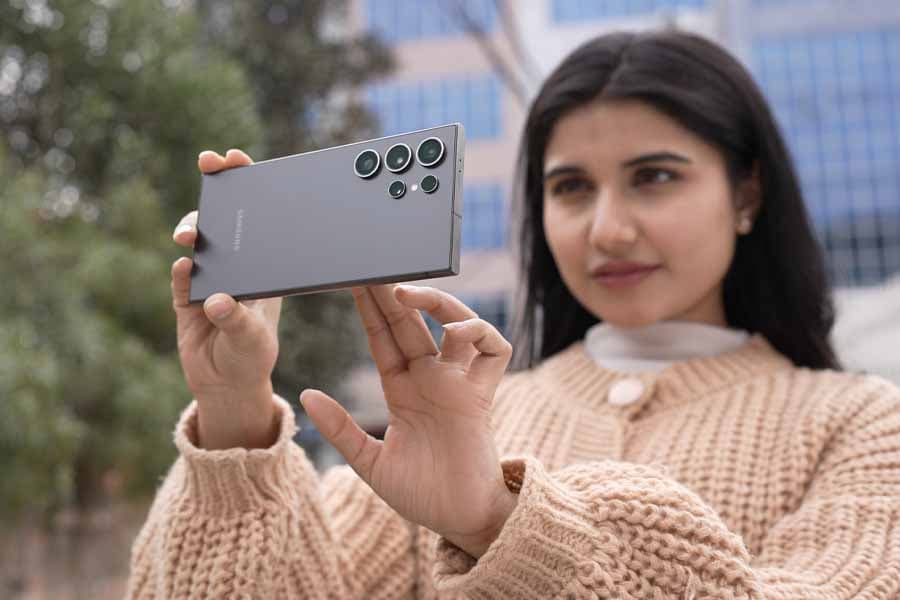 Samsung is making a whopping 500MP sensor for the iPhone 18!
