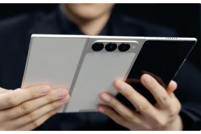 TECNO Unveils the world's thinnest Tri-Fold device: The Phantom ...